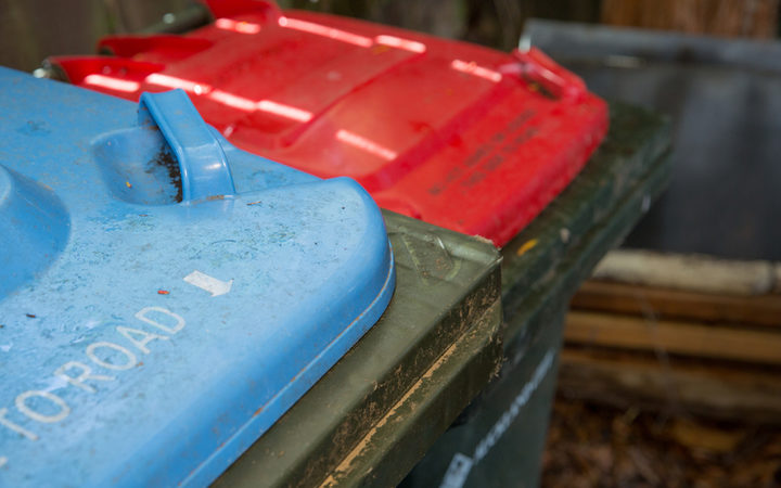 Auckland Council bins rubbish tag scheme | New Zealand Geographic